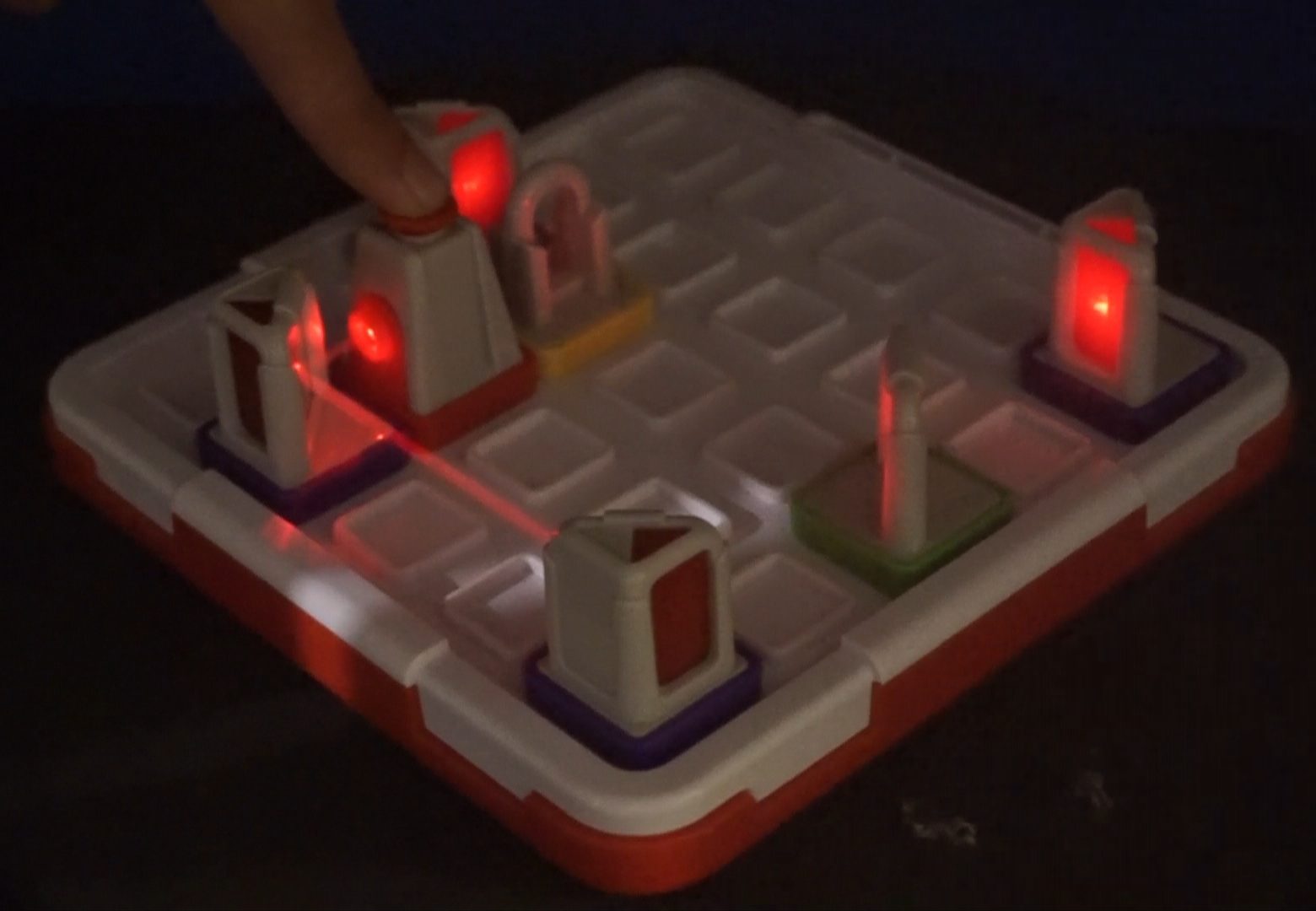 Laser Maze (EN) – GAMES ON BOARD